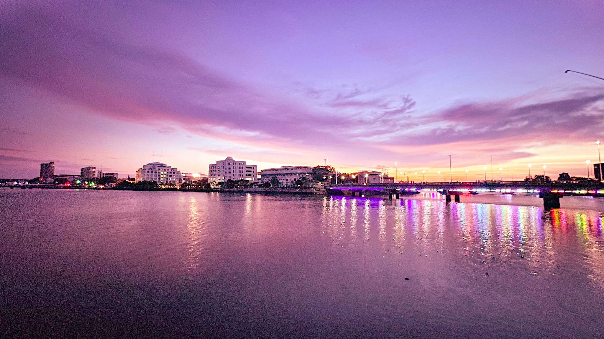 ILOILO in breathtaking PINK skies - People's Domain